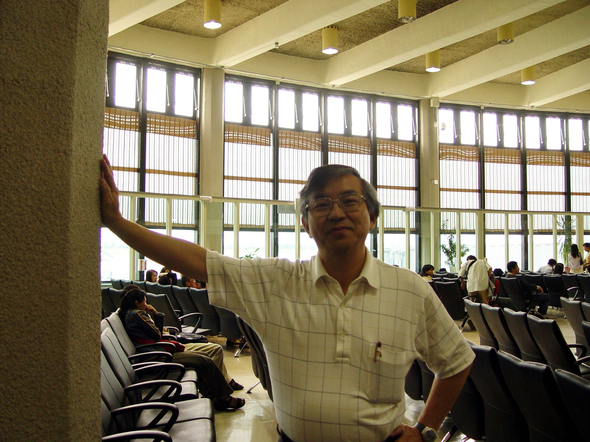 02 A shot in the boarding room in CKS Airport in Taoyuan.JPG